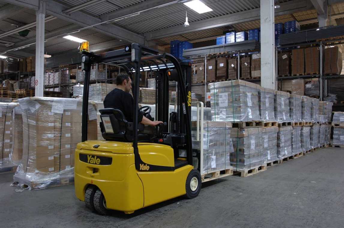 Yale ERP030-040VT: 3-Wheel Forklift Insights